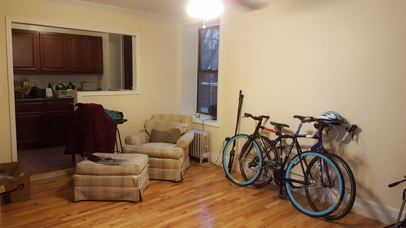 'Fun Roommates, Big Room, Harlem 3ABCD Trains' Room to Rent from SpareRoom