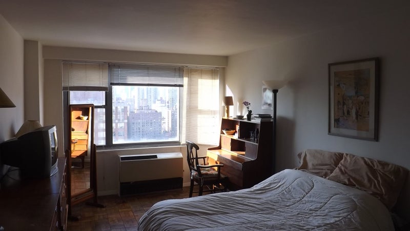 'Fully Furnished Master Bedroom 10X13 And Private B' Room to Rent from ...