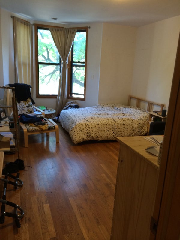 'Large room with Private entrance Park SLope!' Room to Rent from SpareRoom