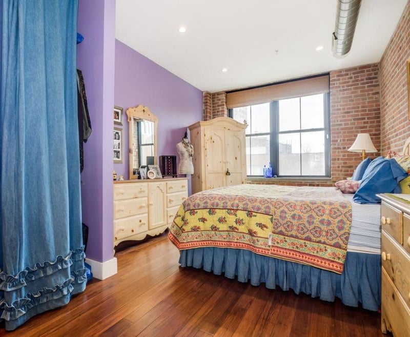 'Lrg Room Available Walking Distance from JSQ Path' Room to Rent from ...