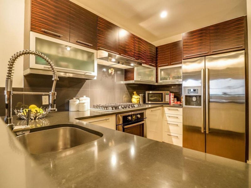 'Lrg Room Available Walking Distance from JSQ Path' Room to Rent from ...