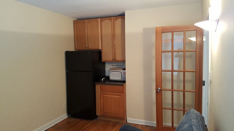 '2 rooms + small bathroom unit, access to kitchen' Room to Rent from ...