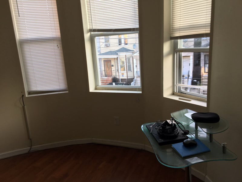 'Spacious Single room for couples/Bachelors' Room to Rent from SpareRoom