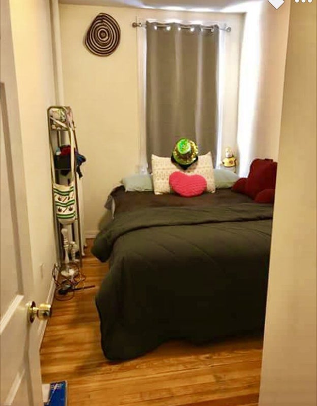 'Looking For An Awesome Roommate ' Room to Rent from SpareRoom