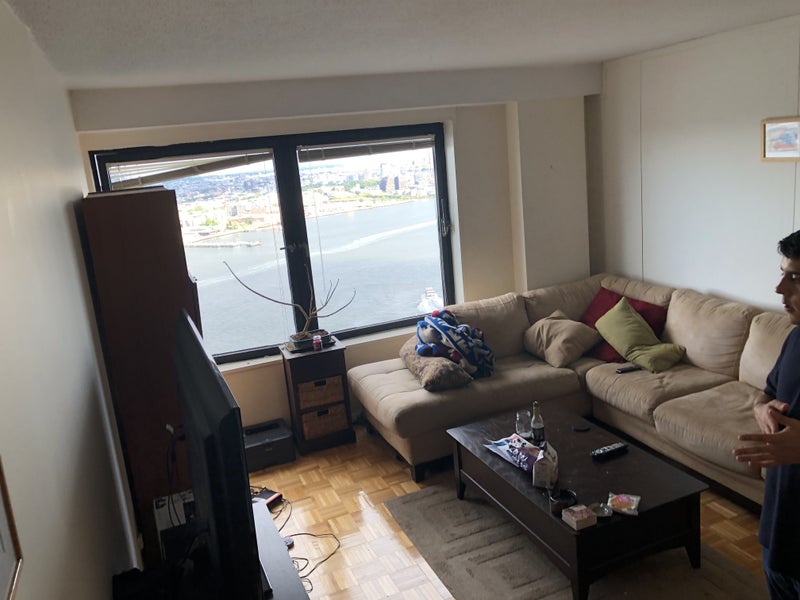 '16 X 17 FT room available in luxury building ' Room to Rent from SpareRoom