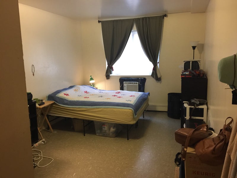 'Large Room utilities included, 5min walk 7 Tr ' Room to Rent from ...