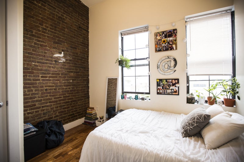 '2 rooms in a newly renovated 5bed/2bath apartment ' Room to Rent from ...