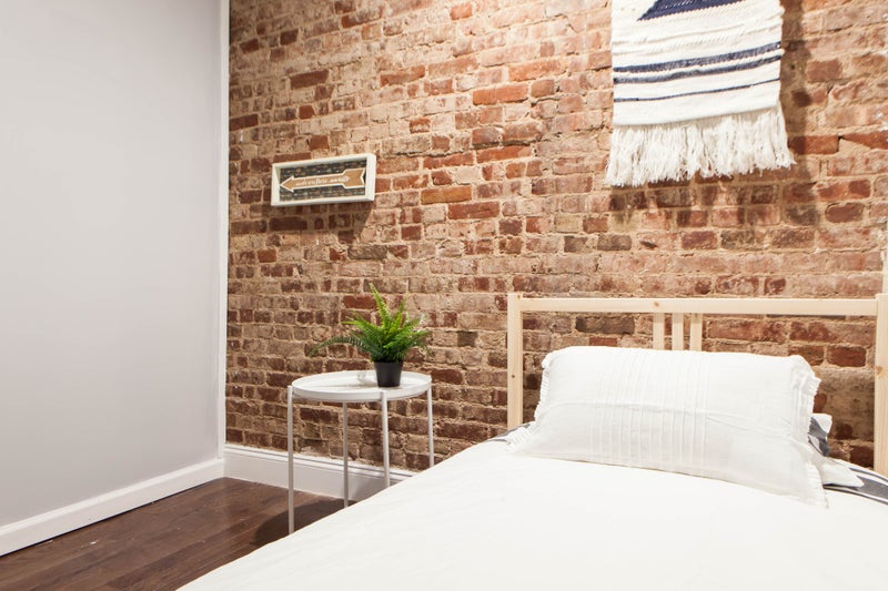 'Affordable room in renovated apt avail Jan' Room to Rent from SpareRoom