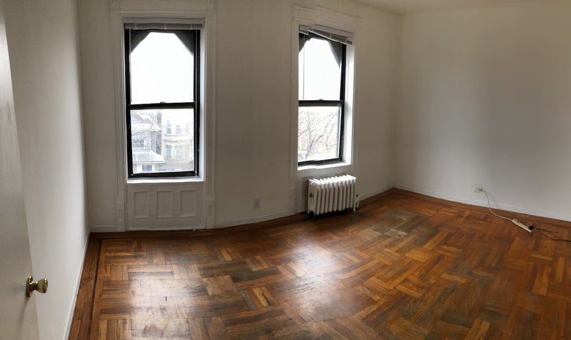 'Clean, Bright 2 Window 2 Closet Master In 3 Bdrm' Room to Rent from ...