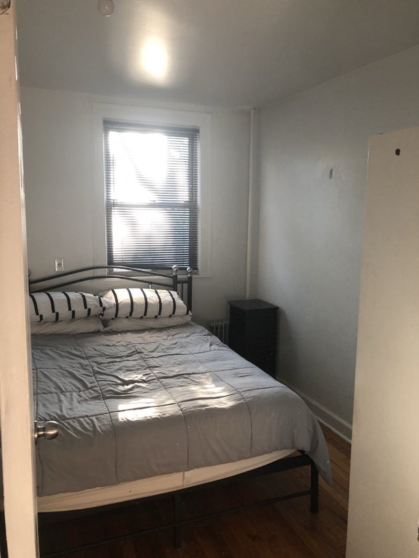 'Sunnyside Room 2 Blocks From 7 Train ' Room to Rent from SpareRoom