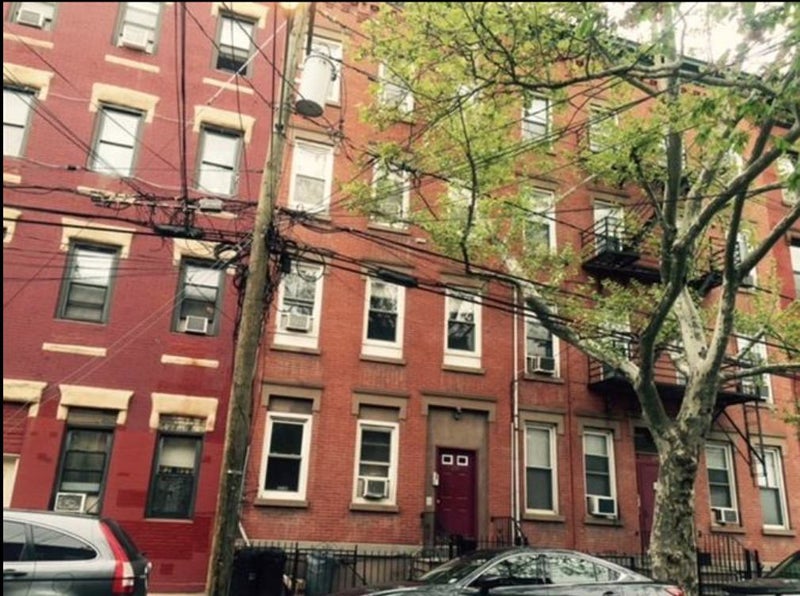 'HUGE master bedroom! Downtown JC' Room to Rent from SpareRoom