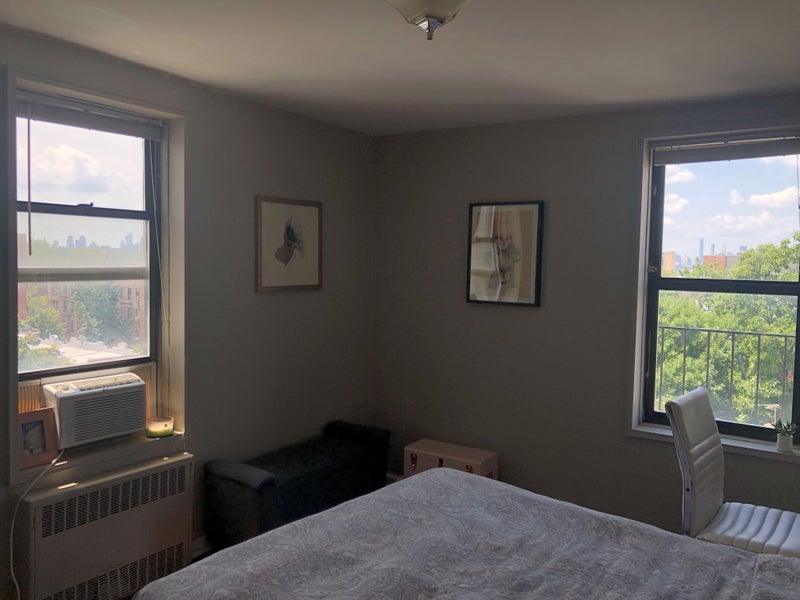 'Sunnyside Room Available - 6-month commitment' Room to Rent from SpareRoom