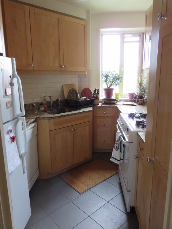 'Great Large room in cute CLEAN QUIET Apt, Great ro' Room to Rent from ...