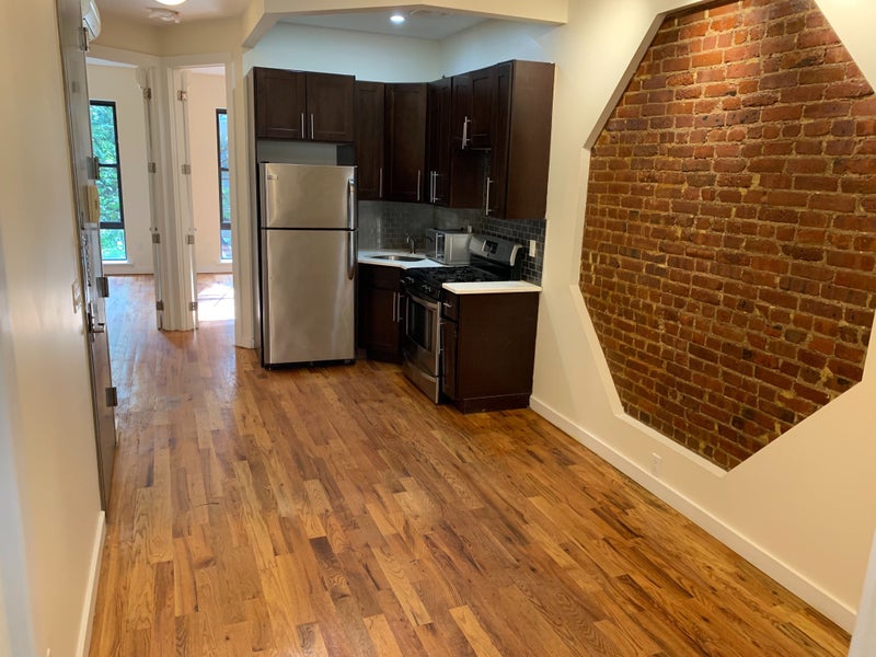 '2 roomies looking for 1 more ASAP! ' Room to Rent from SpareRoom