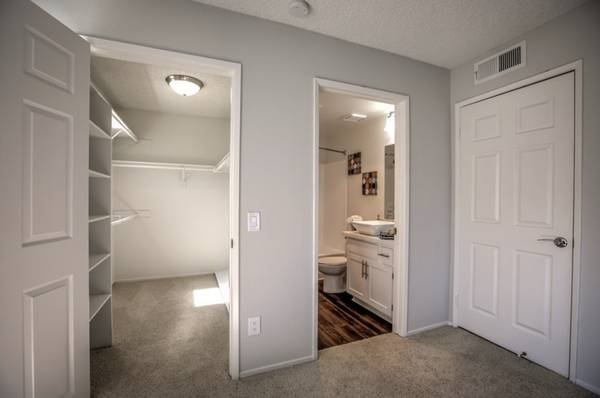 'Shared Master Bedroom In Burbank' Room to Rent from SpareRoom