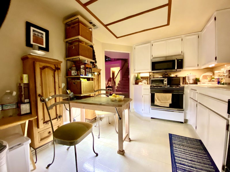 'Master Bedroom w/ Private Bath & WIC' Room to Rent from SpareRoom