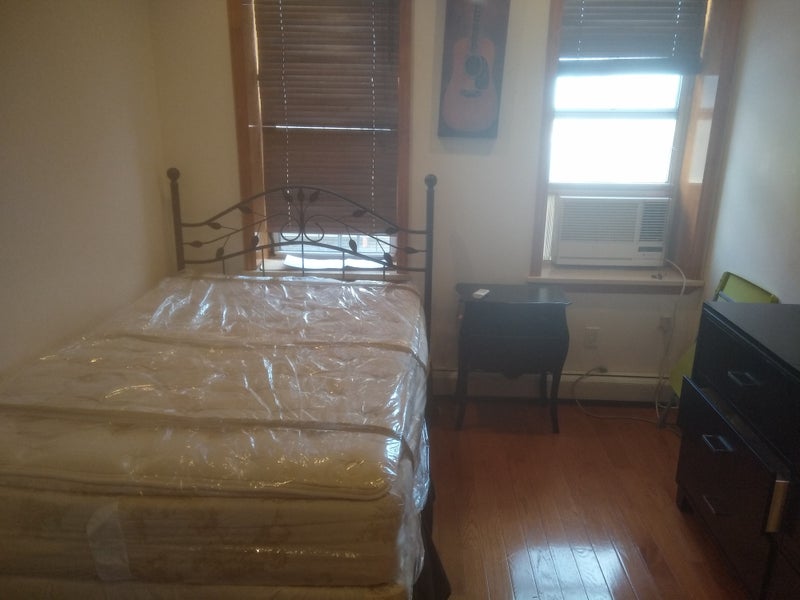'Remodeled Apt. in Bay Ridge, $875 a month. Safe!' Room to Rent from ...