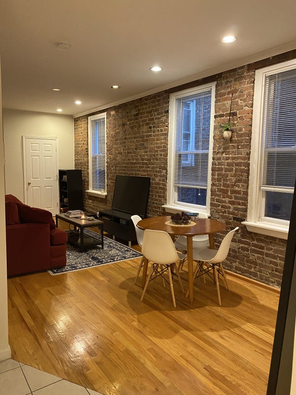'Furnished room in 2 bed apt- Avail March 1st' Room to Rent from SpareRoom