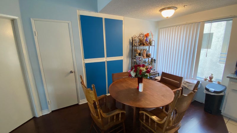 '2/2 Room in the most convenient spot in Burbank' Room to Rent from ...