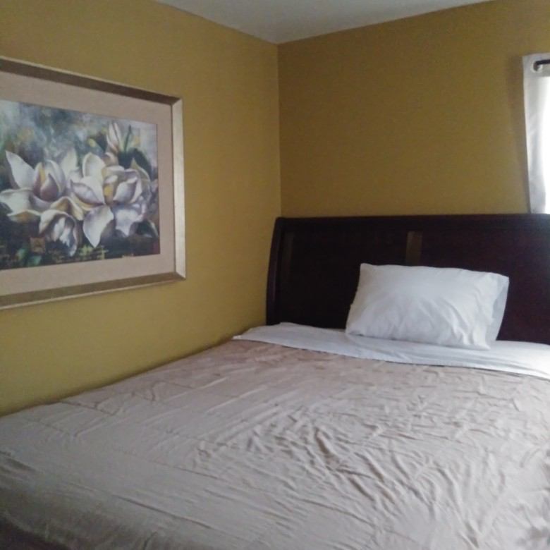 'Nice comfortable room share a bathroom one male' Room to Rent from ...