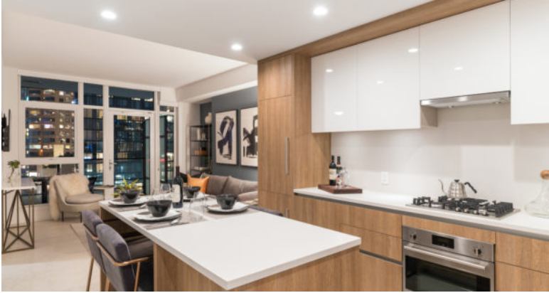 'Luxury Skyrise Apartment - DTLA' Room to Rent from SpareRoom