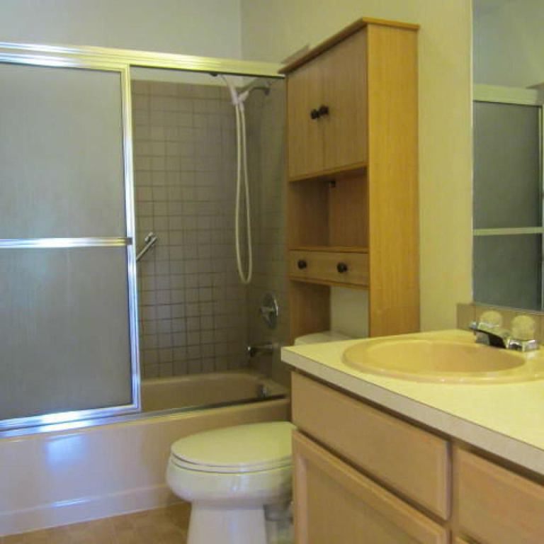 '$750 - A Roommate Wanted In A Bright Condo (S' Room to Rent from SpareRoom