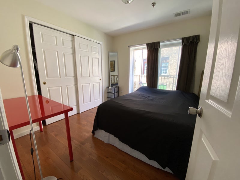 '$800 + Utilities room with balcony in 3b/2b apt' Room to Rent from ...