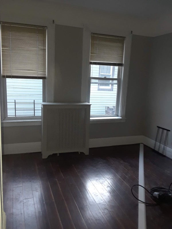 '14X11 Massive Room with AC, Utilities, WiFi, Yard' Room to Rent from ...