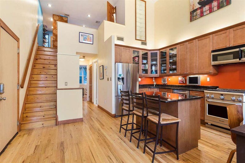 'Loft Style Master Bedroom with private bathroom' Room to Rent from ...