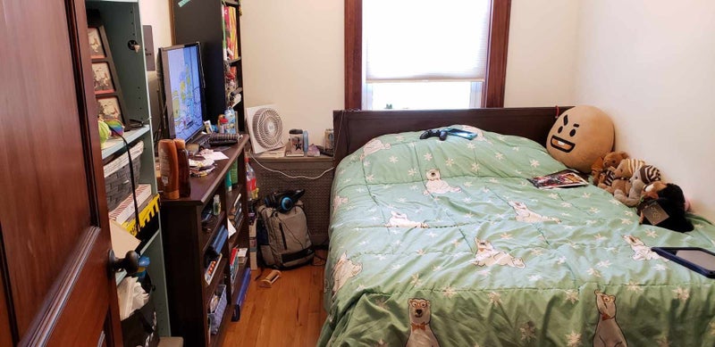 'One Room Left! Great Size For A Great Price! ' Room to Rent from SpareRoom