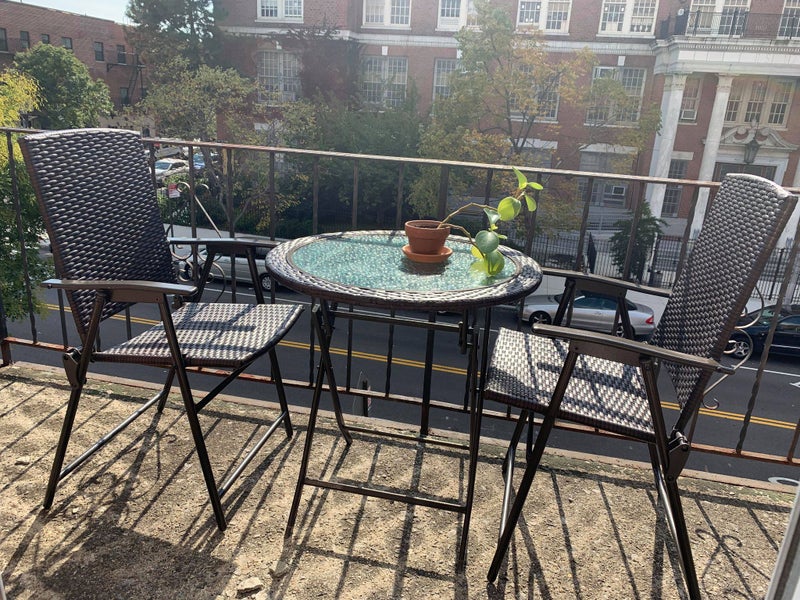 'Large private room with Balcony in Sunnyside! ' Room to Rent from ...