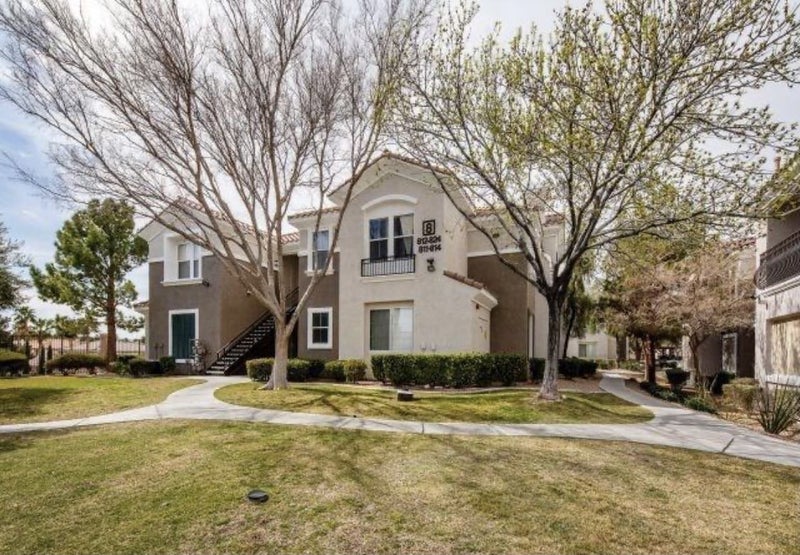 'Private Room in Beautiful Green Valley Condo' Room to Rent from SpareRoom