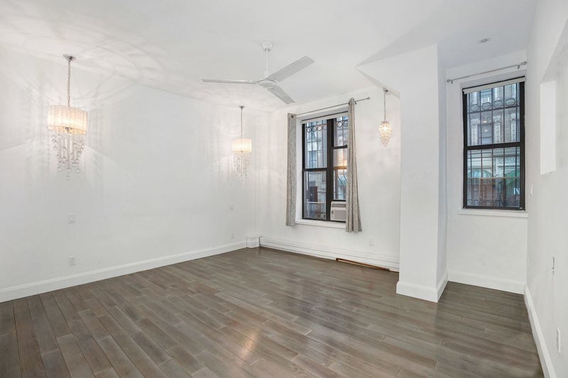 'A private master bedroom/bath in a stunning 1300 s' Room to Rent from ...