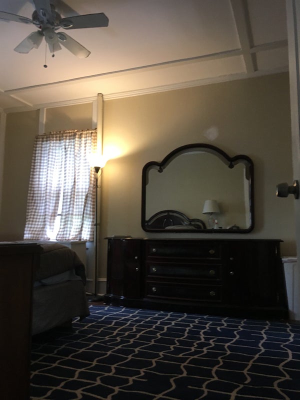 ' Xtra large furnished room 300 security ' Room to Rent from SpareRoom