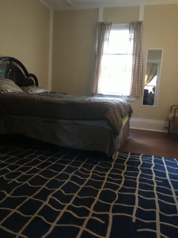 ' Xtra large furnished room 300 security ' Room to Rent from SpareRoom