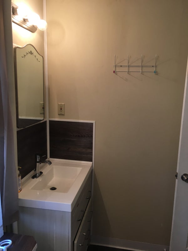 ' Xtra large furnished room 300 security ' Room to Rent from SpareRoom