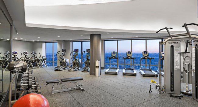 'Luxury sky rise living ' Room to Rent from SpareRoom