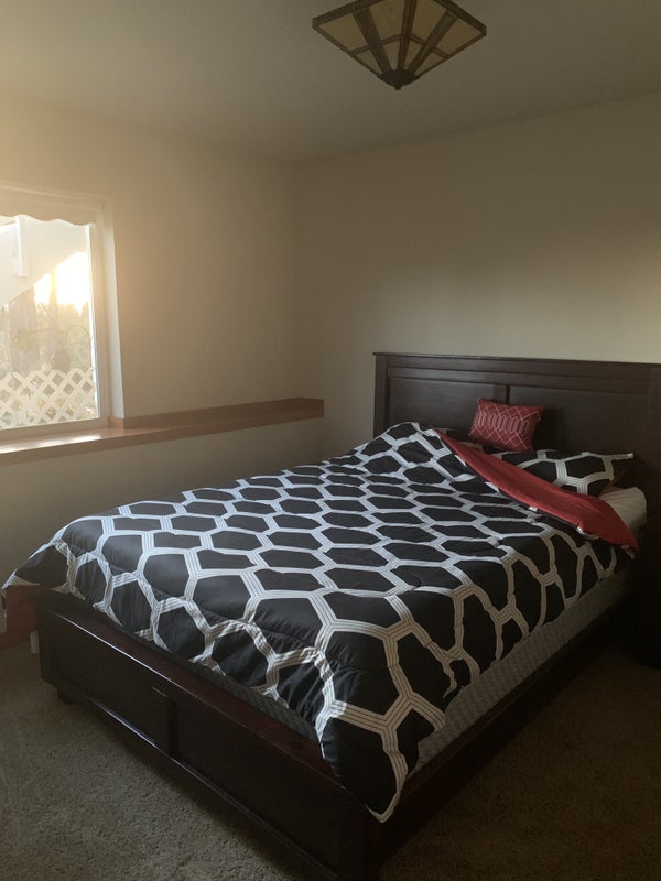 'Cozy/Private room in large single-family view home' Room to Rent from ...