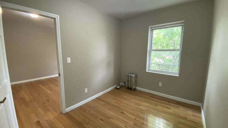 'Beautiful Apartment on Gorgeous Block' Room to Rent from SpareRoom
