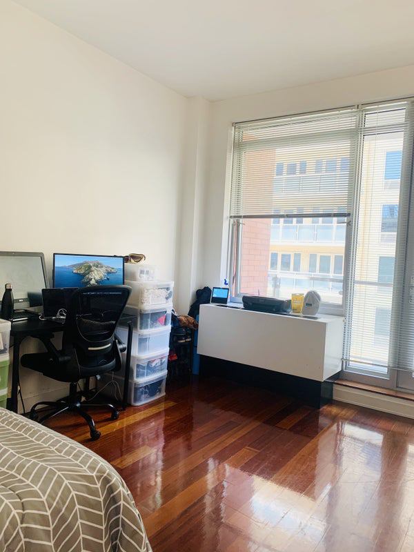 'Large Flex Room with Private Balcony LIC' Room to Rent from SpareRoom