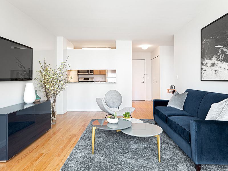 'Seek Roommate/Potential Friend to Share Fidi Apt!!' Room to Rent from ...