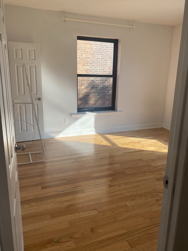 'Nice big room is available ' Room to Rent from SpareRoom