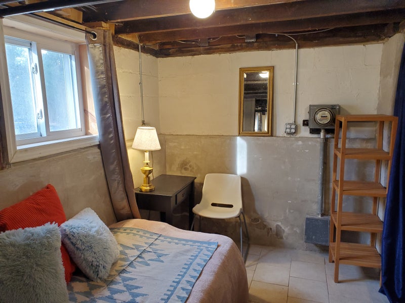 'Room for Handyman/Builder/Gardener/Farmer' Room to Rent from SpareRoom