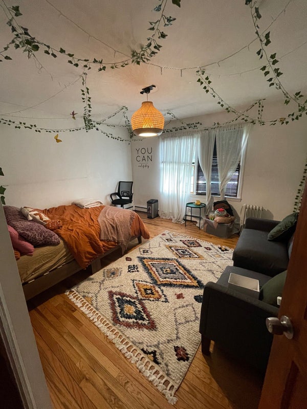 'Seeking Roommate ' Room to Rent from SpareRoom