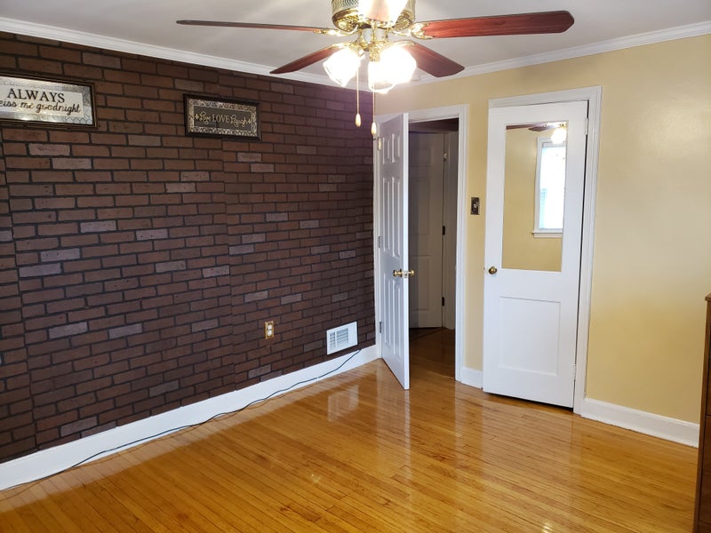 'Room For Rent (Utilities Included)' Room to Rent from SpareRoom