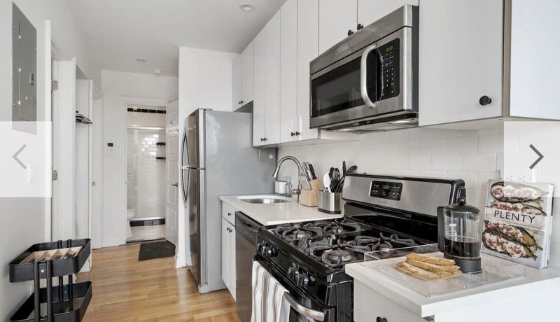 'Full-furnished apt w/ clean friendly roomates.' Room to Rent from ...