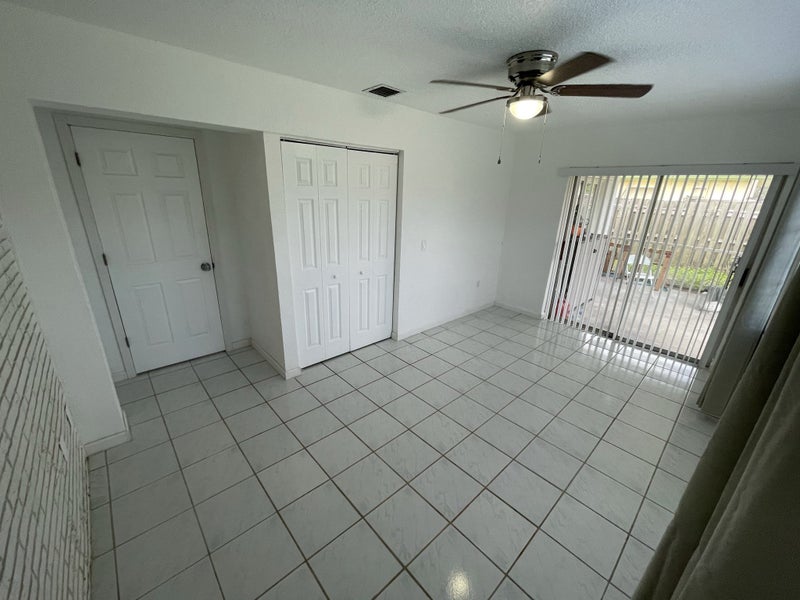'Private room with natural light, patio access ' Room to Rent from ...