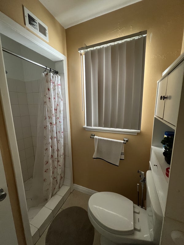 'House w/room for rent' Room to Rent from SpareRoom