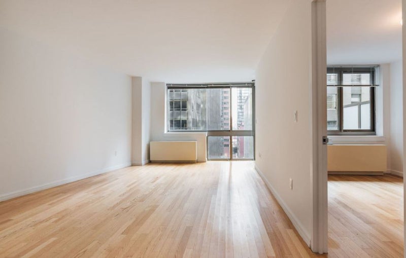 'Flex room in high floor apt in FiDi' Room to Rent from SpareRoom