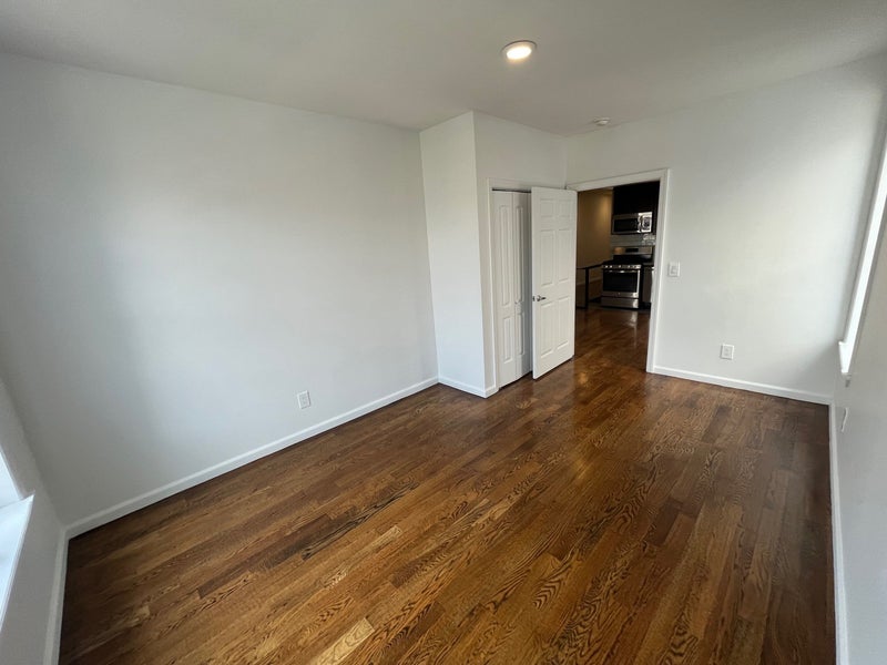 'Rooms in 4bed/2bath Harlem' Room to Rent from SpareRoom